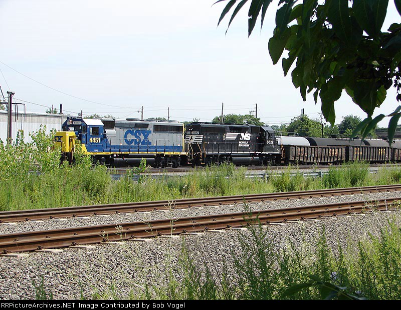 CSX 4451 & NS 3022